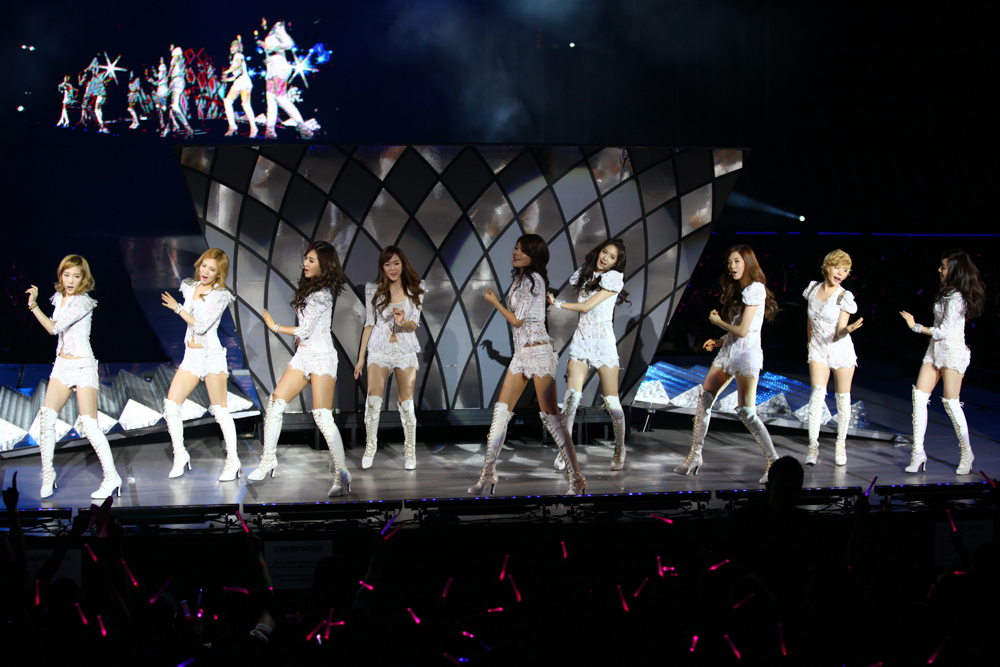 Review: Girls’ Generation Concert Tour 2011 In Singapore ...