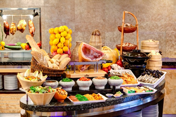 Buffet Alert: ‘Flavours of the World with a Local Twist’ At The Square ...